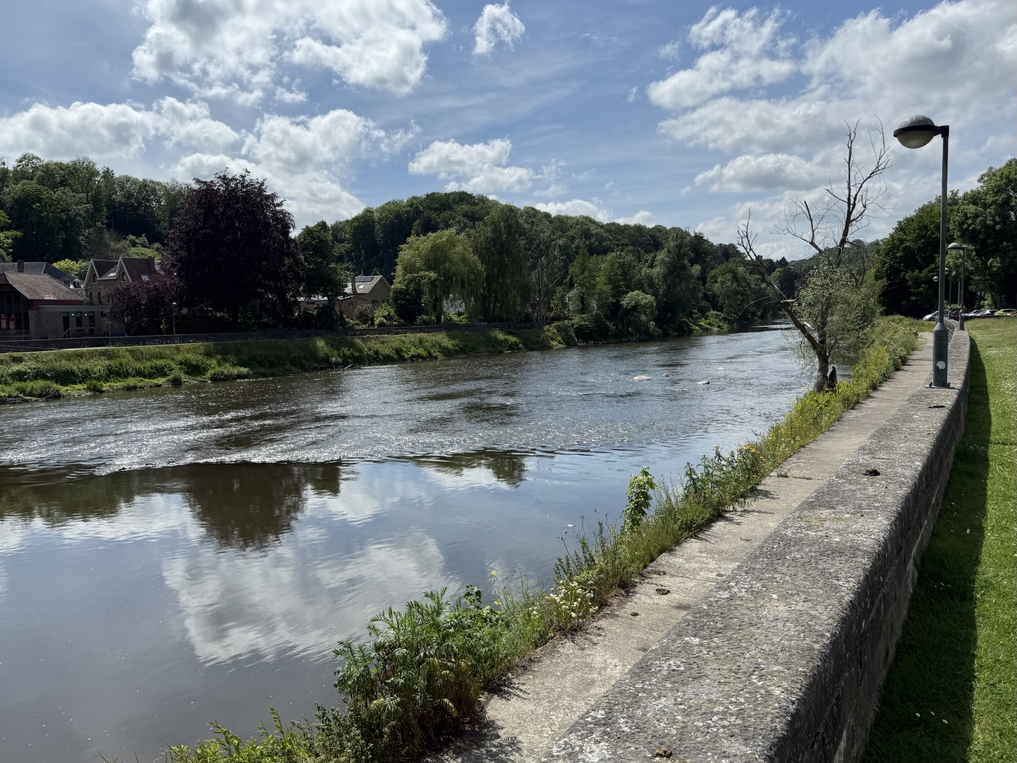 Aan een kanaal, een beekje en een ondiepe rivier – Nine Marit onderweg